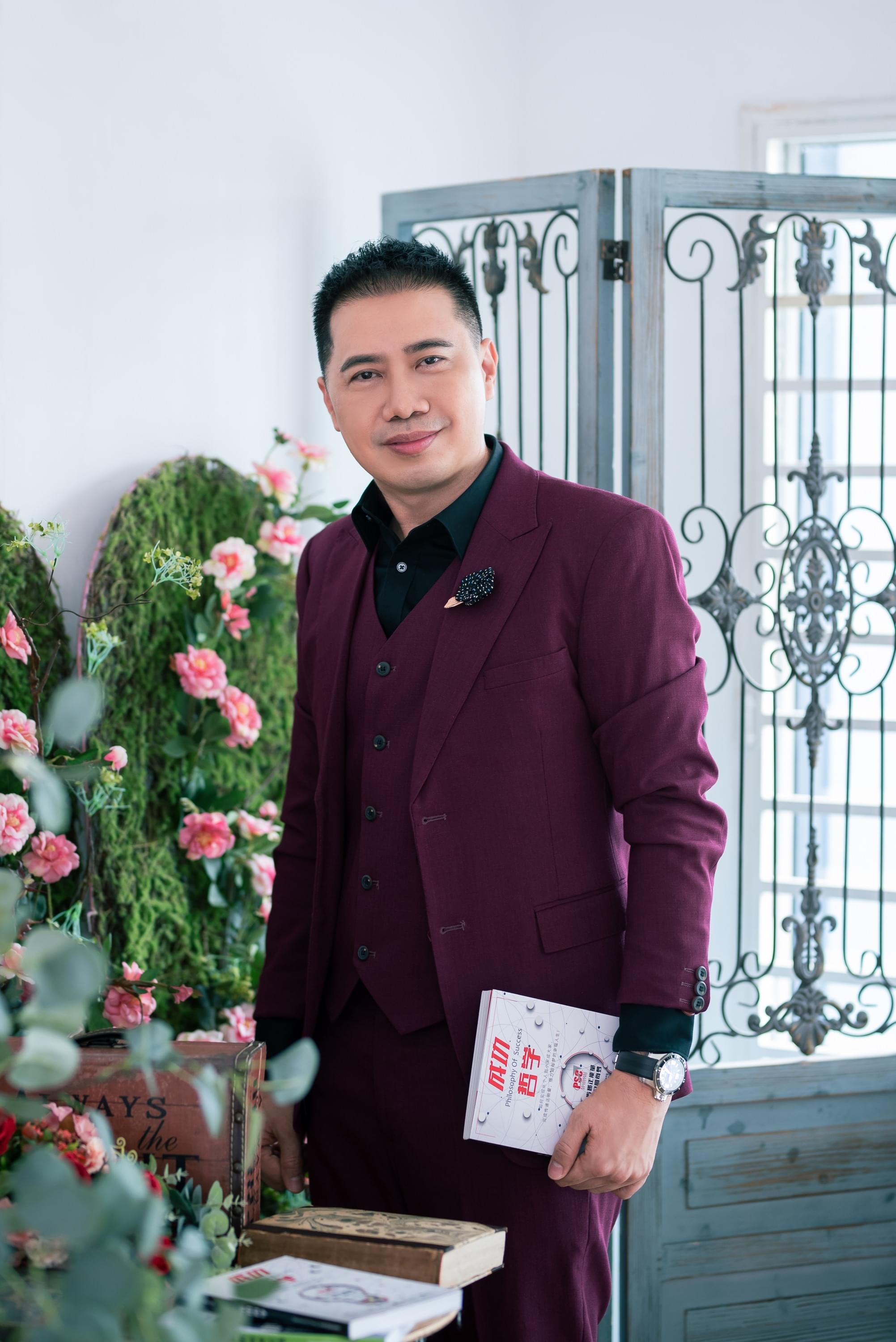 关于Desmond Pang，彭奕翔教练